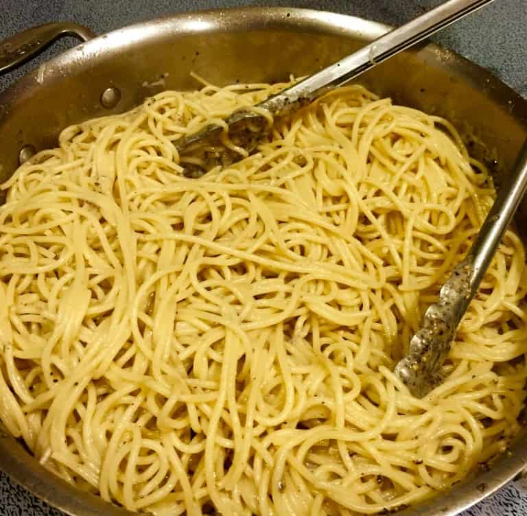 Cacio e Pepe (Cheese and Pepper Pasta) - The Hungry Bluebird