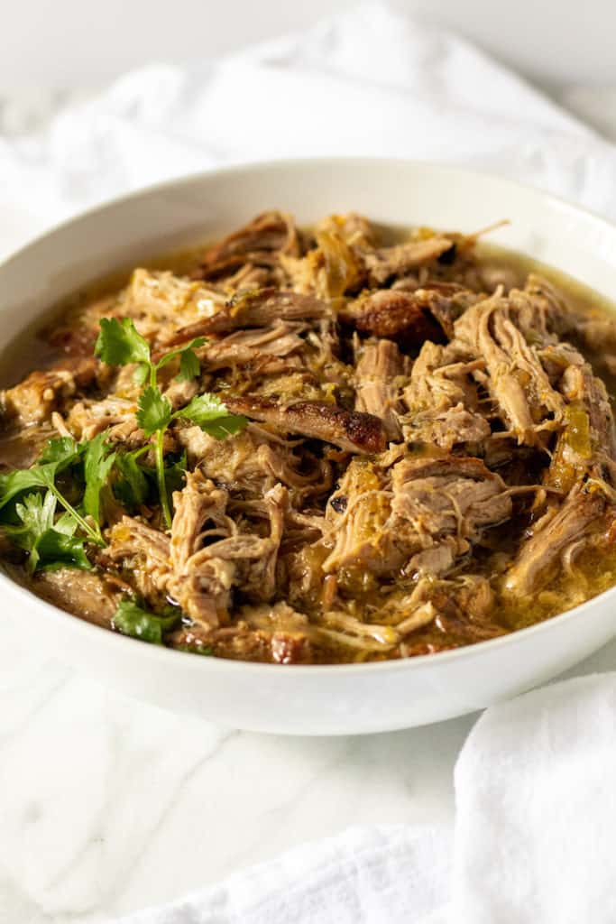 Easy Slow Cooker Pork Chile Verde | the hungry bluebird