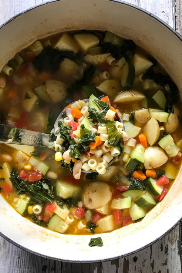 Summer Minestrone Soup Recipe - the hungry bluebird