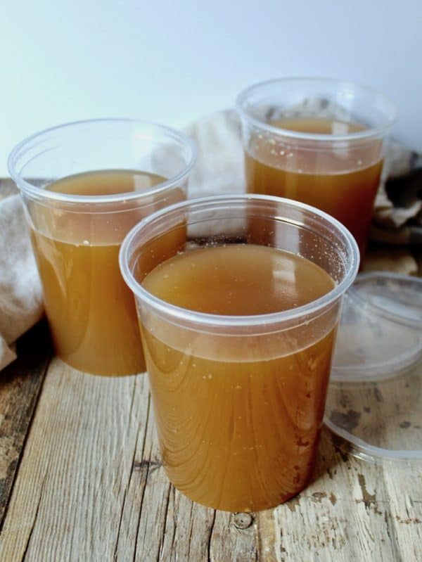 Homemade Turkey Stock Recipe for Thanksgiving - The Hungry Bluebird