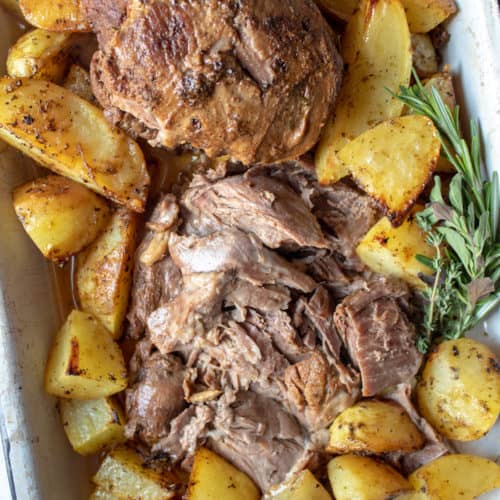 Classic Cioppino Seafood Stew - the hungry bluebird